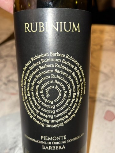 Vigna Italiana Rubinium Barbera | Vivino US