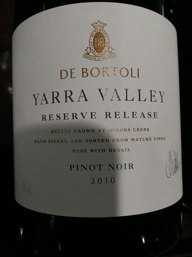 2011 De Bortoli Reserve Release Pinot Noir | Vivino US