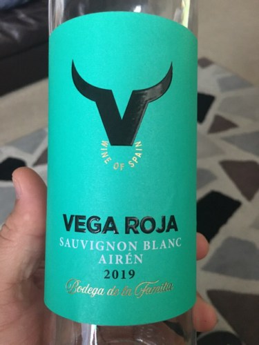 Vega Roja Sauvignon Blanc - Airén | Vivino US