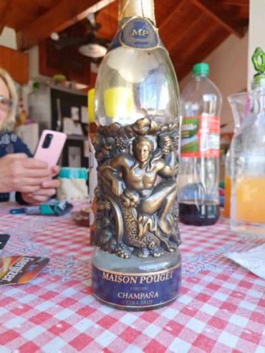 Maison Pouget Gold Collection Extra Brut Champana | Vivino US