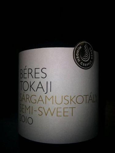 Béres Sárgamuskotály Semi-Sweet | Vivino Canada
