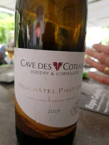 Cave des Coteaux Neuchâtel Pinot Gris | Vivino US