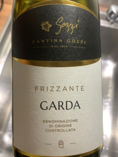 Gozzi Garda Frizzante | Vivino US