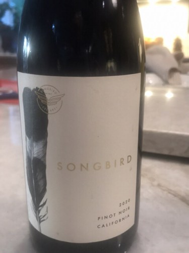Songbird Pinot Noir | Vivino 日本