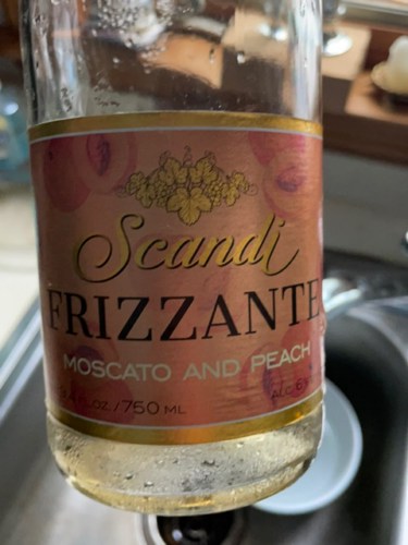Scandinavian (Scandi) Moscato and Peach | Vivino US