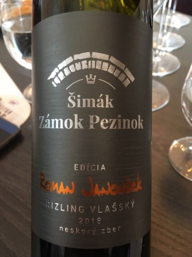 Šimák Zámok Pezinok Edícia Roman Janoušek Rizling Vlašský | Vivino ...