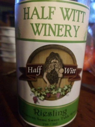 Half Witt Winery Riesling Semi Sweet | Vivino Brasil