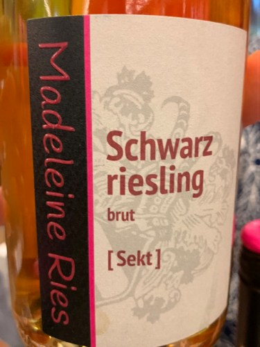 Madeleine Ries Schwarzriesling Weissherbst Sekt Brut | Vivino US