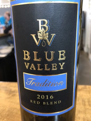 Blue Valley Tradition Red Blend | Vivino