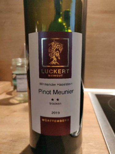 Weingut Luckert Winnender Haselstein Pinot Meunier Trocken | Vivino US