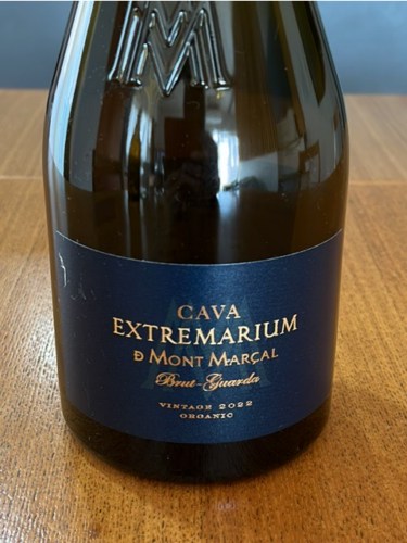 Mont Marçal Cava Extremarium de Mont Marçal Brut Guarda | Vivino US