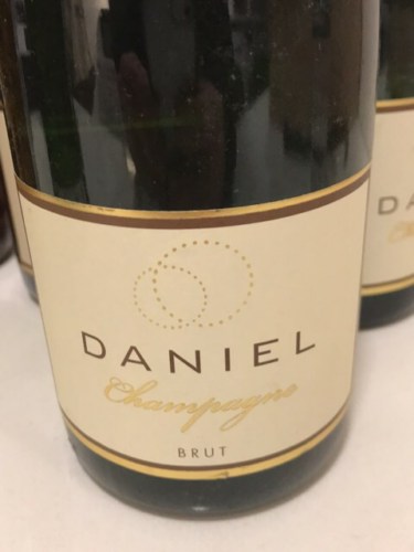 Daniel Brut Champagne | Vivino US