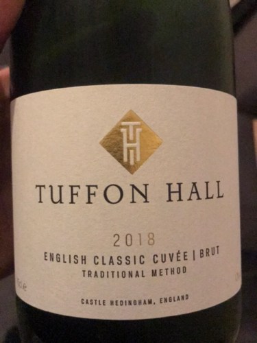 Tuffon Hall English Classic Cuvée Brut | Vivino US