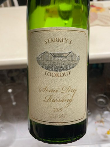Starkey's Lookout Riesling Semi-Dry | Vivino US