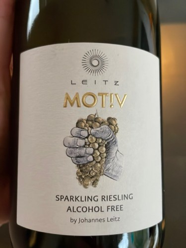 Leitz Motiv Sparkling Riesling | Vivino US