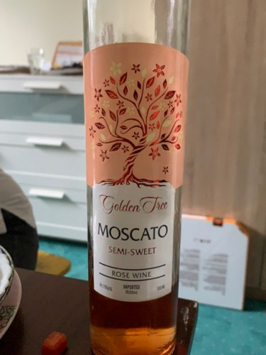 Golden Tree Moscato Semi-Sweet Rose | Vivino France