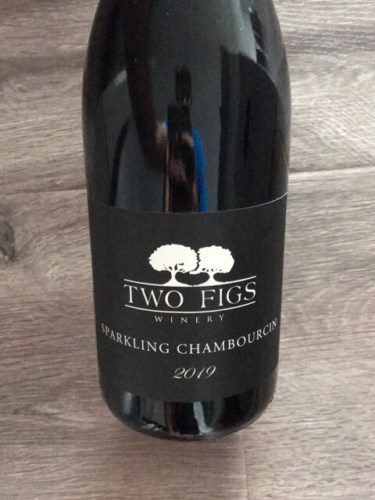 Two Figs Sparkling Chambourcin | Vivino US