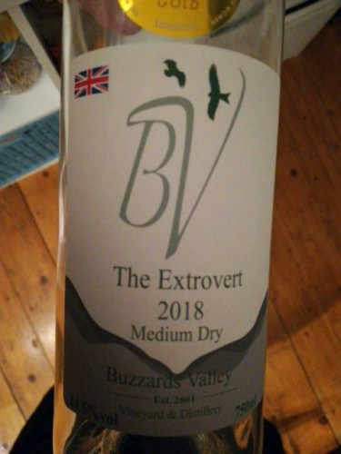 Buzzards Valley The Extrovert Medium Dry | Vivino US