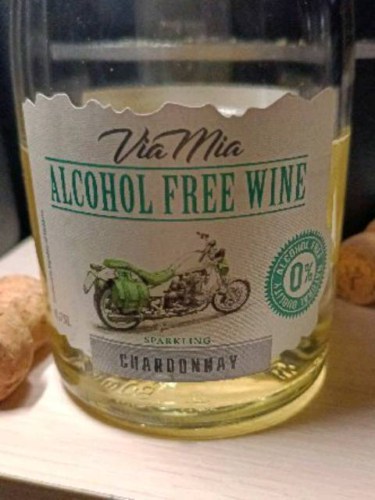 Via Mia Alcohol Free Sparkling Chardonnay | Vivino US