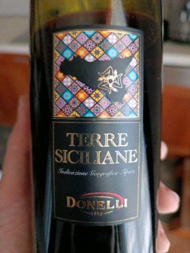 Donelli Terre Siciliane Rosso | Vivino US
