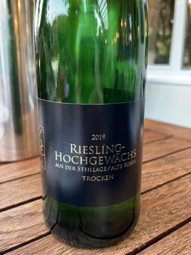 Hotel Kessler Meyer Riesling Hochgewächs Alte Reben Trocken | Vivino US
