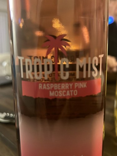 Bronco Tropic Mist Raspberry Pink Moscato | Vivino English