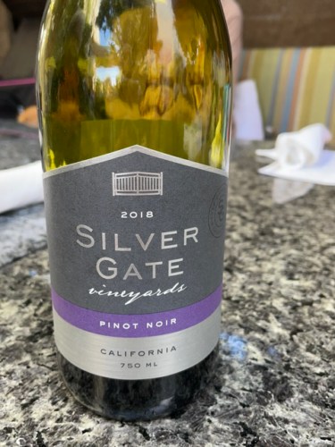 2018 Silver Gate Pinot Noir | Vivino US