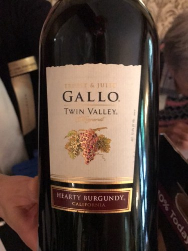Ernest & Julio Gallo Twin Valley Vineyards Hearty Burgundy | Vivino