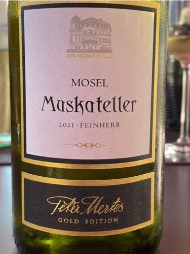 Peter Mertes Gold Edition Muskateller Feinherb | Vivino US