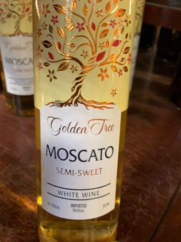 Golden Tree Moscato Semi-Sweet White | Vivino US