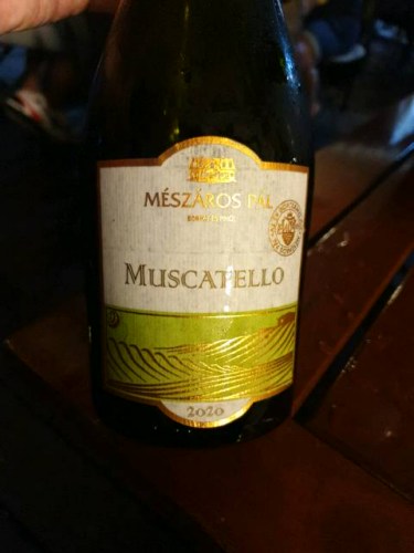Mészáros Pál Muscatello | Vivino Australia