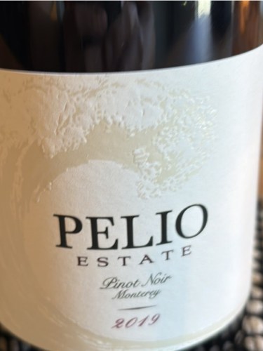 Pelio Estate Pinot Noir | Vivino US