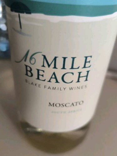 Blake's 16 Mile Beach Moscato | Vivino United Kingdom