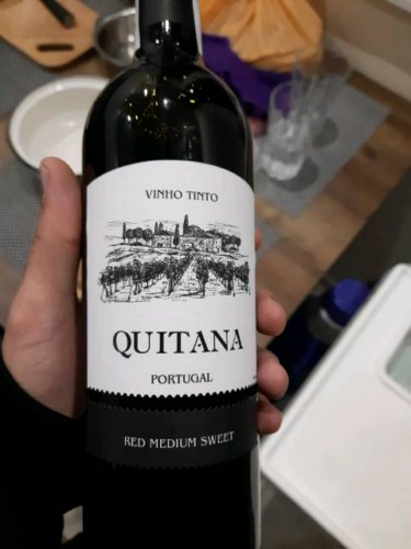 Quitana Tinto Medium Dry | Vivino US