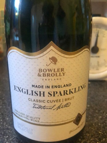Bowler & Brolly English Sparkling Classic Cuvée Brut | Vivino English