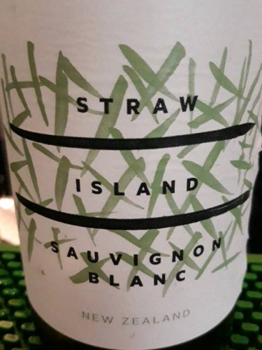 Straw Island Sauvignon Blanc | Vivino US