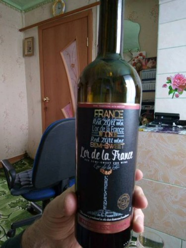 L'or de la France Premium Collection Semi Sweet Red | Vivino US