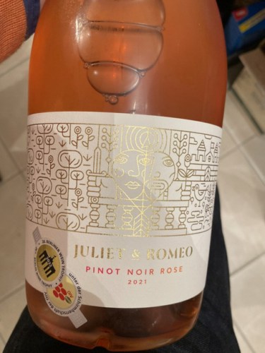 Juliet & Romeo Pinot Noir Rosé | Vivino English
