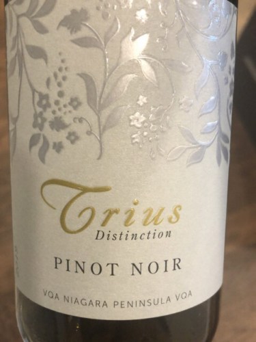Trius Distinction Pinot Noir | Vivino English