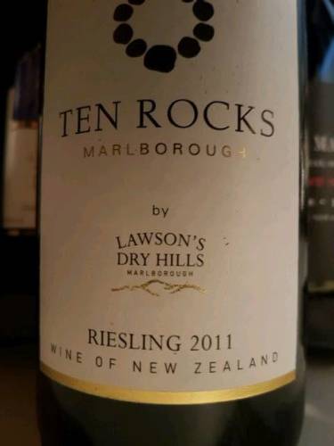 Lawson's Dry Hills Ten Rocks Riesling | Vivino US