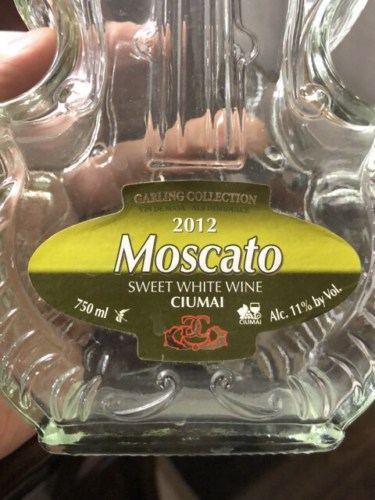 Garling Collection Moscato Sweet White | Vivino US