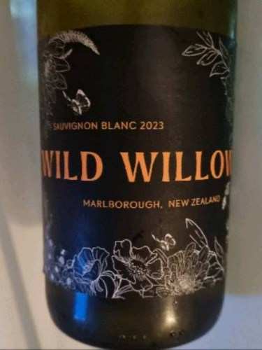 Tiraki Wild Willow Sauvignon Blanc | Vivino US