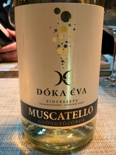Dóka Éva Pincészete Muscatello Gyöngyözőbor | Vivino Australia