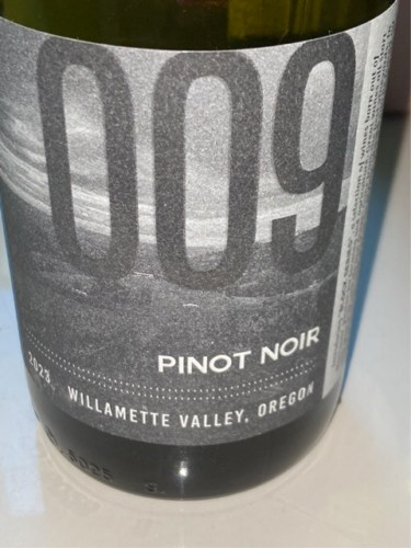 Morrisons The Best Block Series 009 Pinot Noir | Vivino English