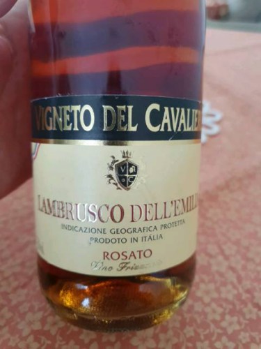Vigneto del Cavaliere Lambrusco Emilia Frizzante Rosato Amabile | Vivino US