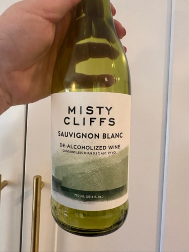 Misty Cliffs Sauvignon Blanc | Vivino English