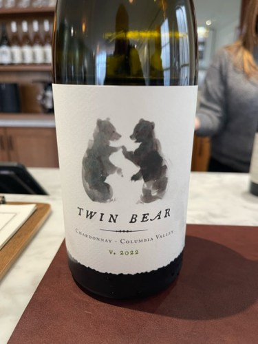 Pursued by Bear Twin Bear Chardonnay | Vivino US