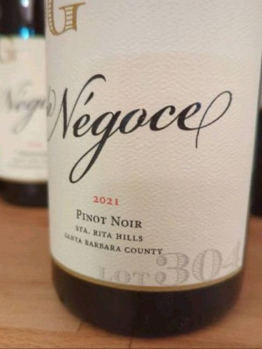 de Négoce OG Lot 304 Pinot Noir | Vivino US
