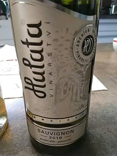 Hulata Sauvignon Pozdní Sběr Polosuché | Vivino US