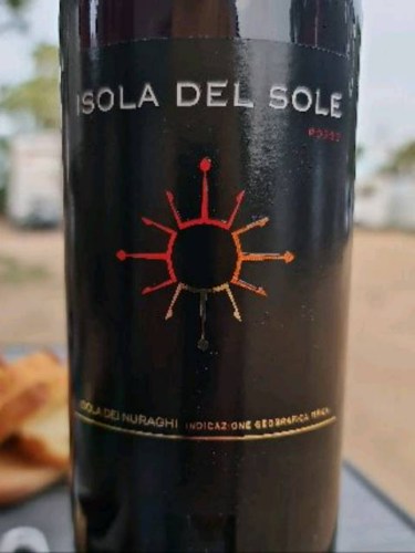 Argiolas Isola del Sole Rosso | Vivino US